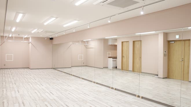 【シャノワール・レンタルスタジオ】約75㎡の大型レンタルスタジオが御徒町にOPEN!充実の備品で多目的な利用が可能!の写真2