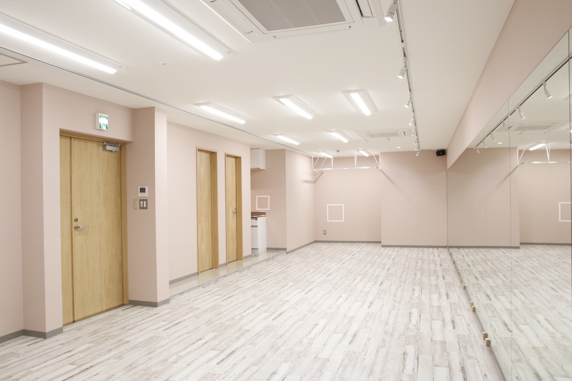 【シャノワール・レンタルスタジオ】約75㎡の大型レンタルスタジオが御徒町にOPEN！充実の備品で多目的な利用が可能！の写真4