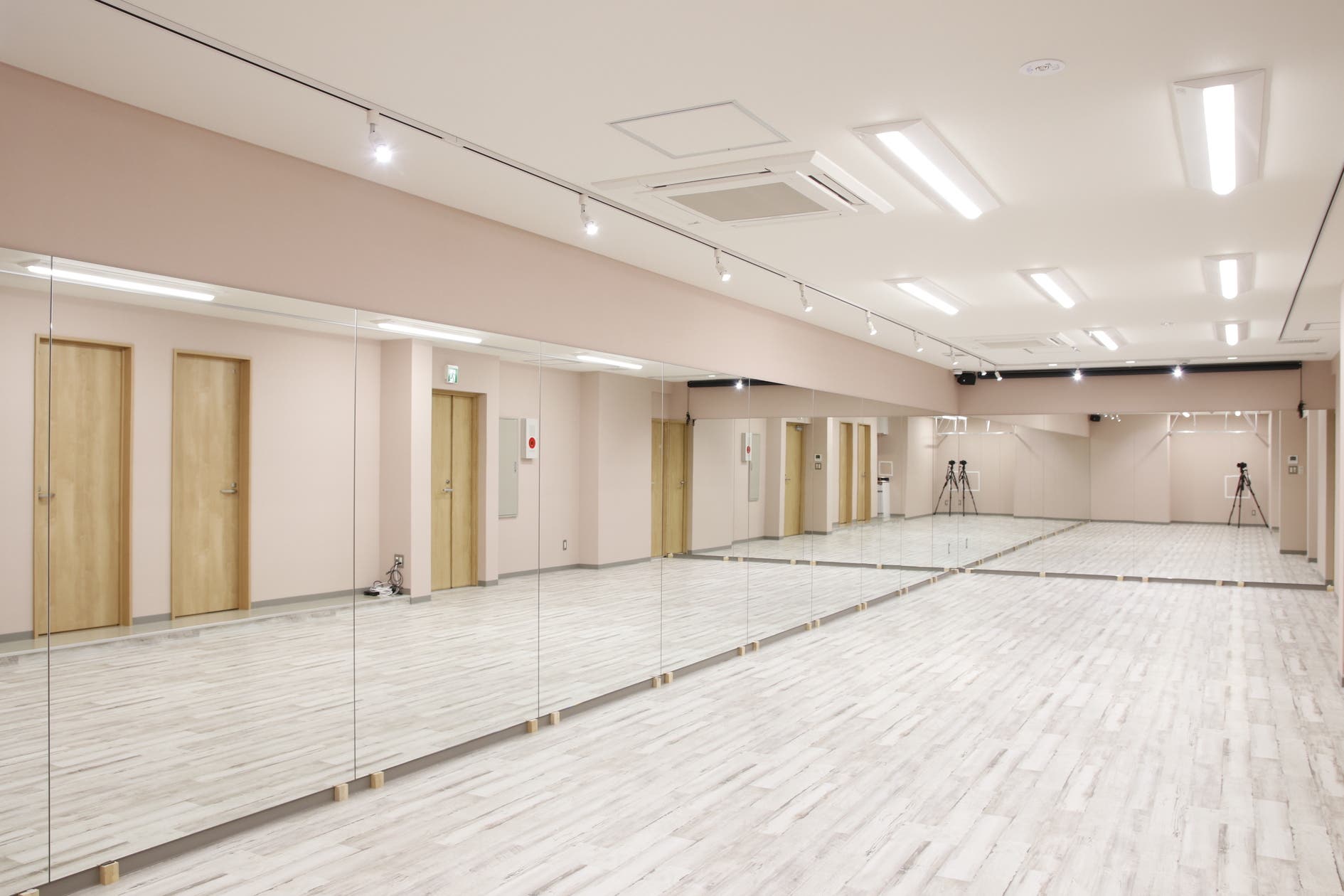 【シャノワール・レンタルスタジオ】約75㎡の大型レンタルスタジオが御徒町にOPEN！充実の備品で多目的な利用が可能！の写真5