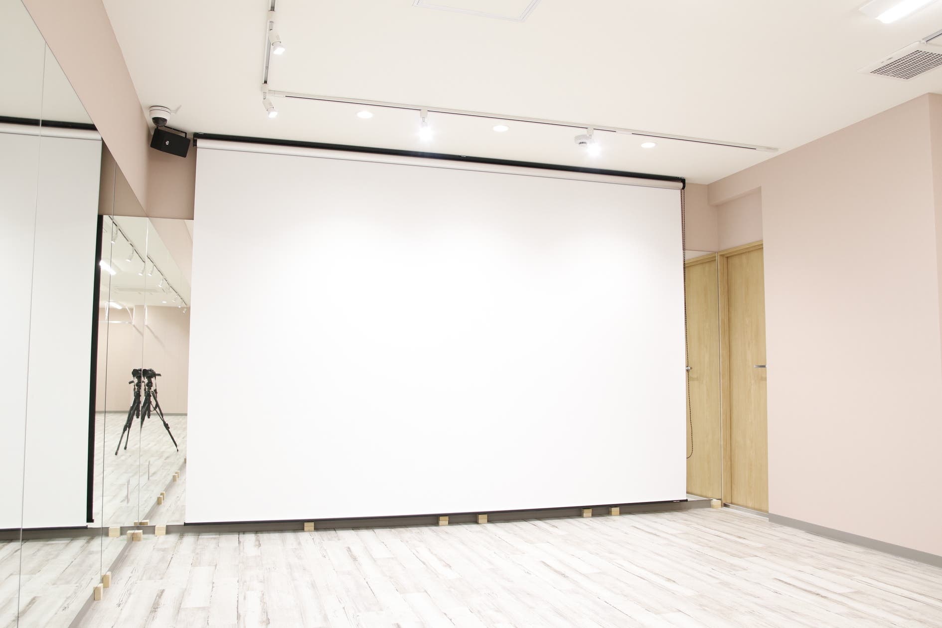 【シャノワール・レンタルスタジオ】約75㎡の大型レンタルスタジオが御徒町にOPEN！充実の備品で多目的な利用が可能！の写真7