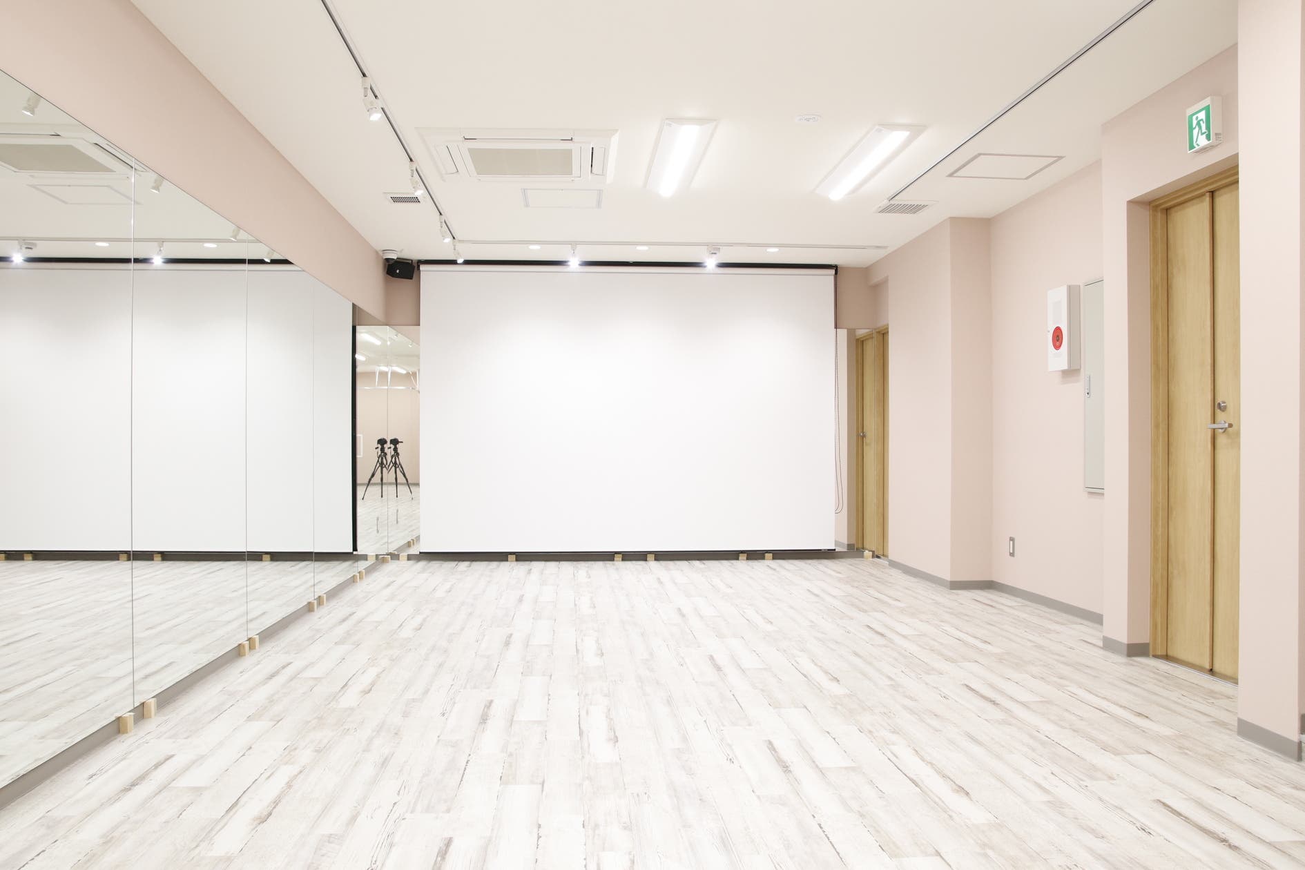 【シャノワール・レンタルスタジオ】約75㎡の大型レンタルスタジオが御徒町にOPEN！充実の備品で多目的な利用が可能！の写真8