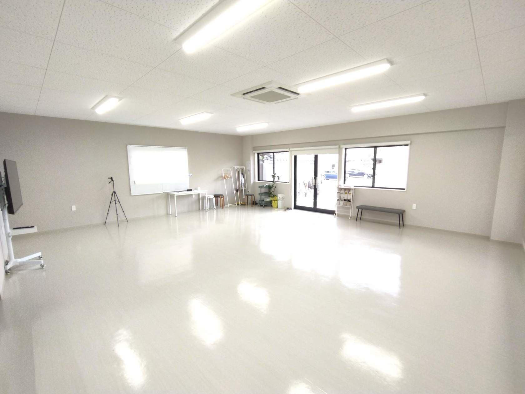 【レインボー店】ダンスができるスタジオ⭐大型ミラー⭐駐車場完備⭐当日予約可|低価格⭐エアコン⭐撮影⭐親切対応⭐見学歓迎の写真5