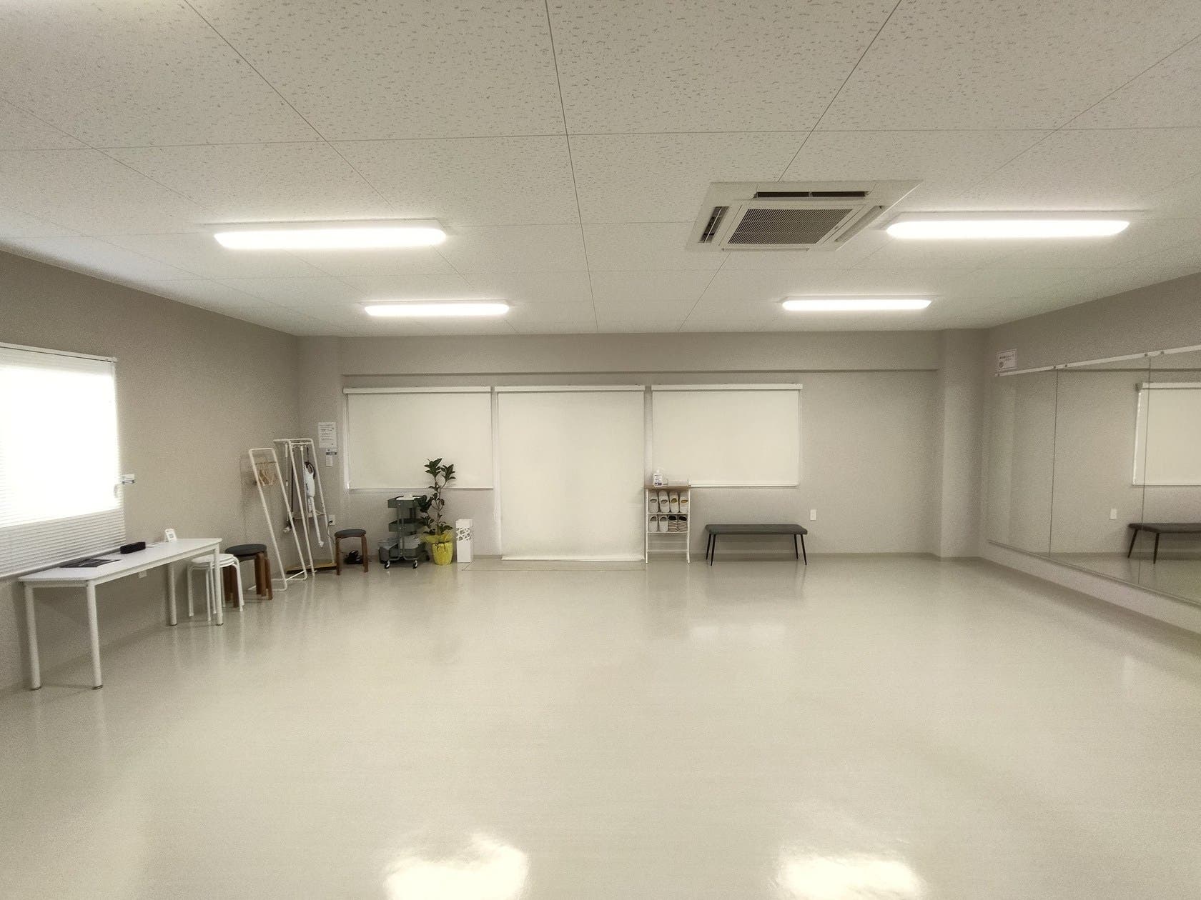 【レインボー店】ダンスができるスタジオ⭐大型ミラー⭐駐車場完備⭐当日予約可|低価格⭐エアコン⭐撮影⭐親切対応⭐見学歓迎の写真6