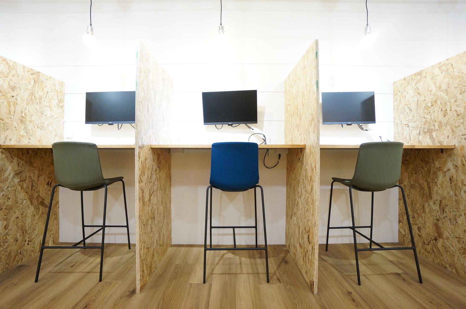 ✨OPEN SALE✨＜EXPRESSION＞カウンター席6：テレワークや勉強に！高速Wi-Fi/モニタ/神保町駅徒歩3分の写真4