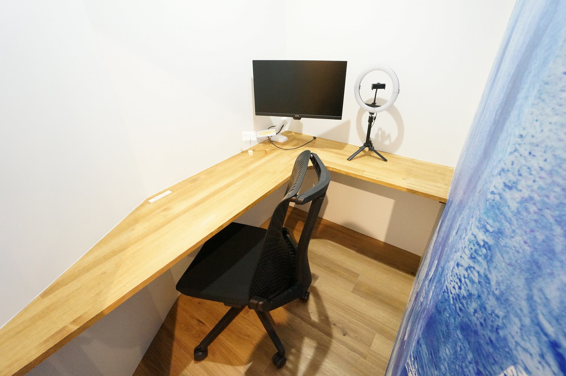 ✨OPEN SALE✨＜EXPRESSION＞ワークブース2：完全個室！高速光Wi-Fi・モニター設置！神保町駅徒歩3分の写真1