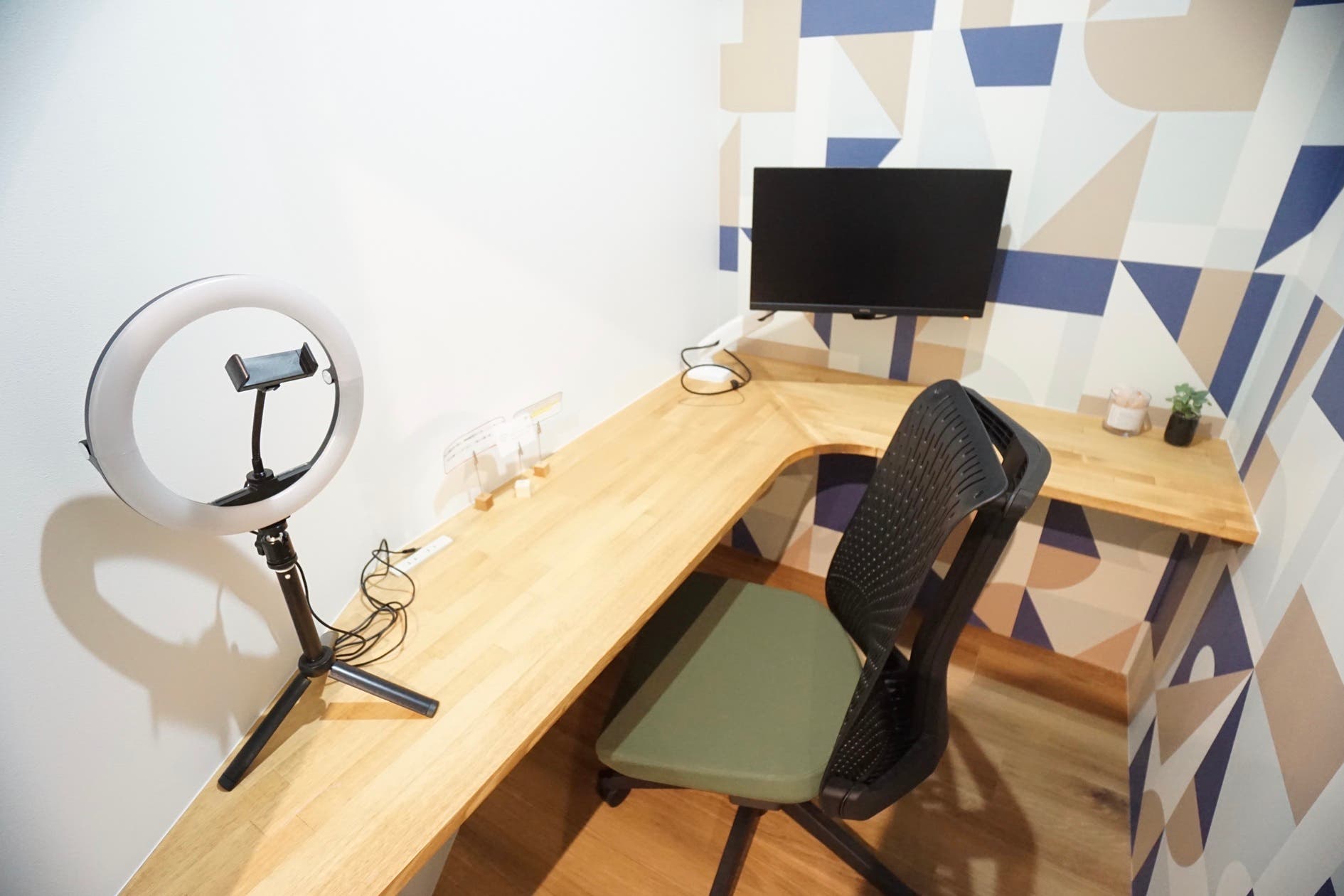 ✨OPEN SALE✨＜EXPRESSION＞ワークブース5：完全個室！高速光Wi-Fi・モニター設置！神保町駅徒歩3分の写真1