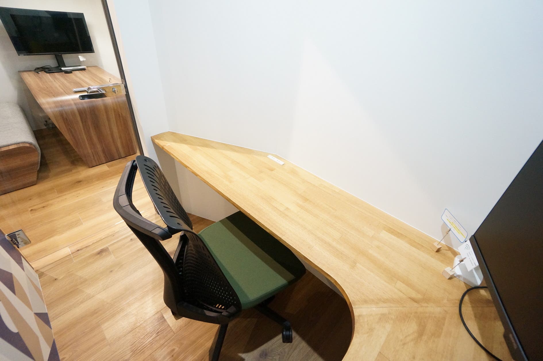 ✨OPEN SALE✨＜EXPRESSION＞ワークブース5：完全個室！高速光Wi-Fi・モニター設置！神保町駅徒歩3分の写真3