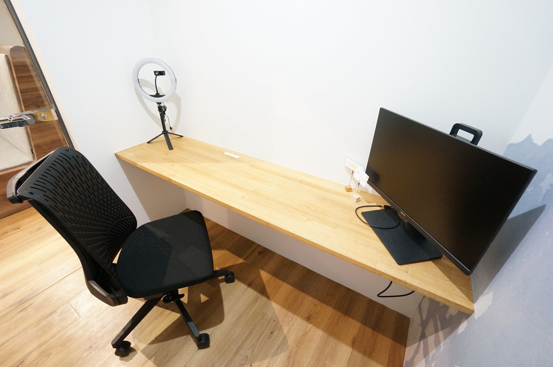 ✨OPEN SALE✨＜EXPRESSION＞ワークブース6：完全個室！高速光Wi-Fi・モニター設置！神保町駅徒歩3分の写真2