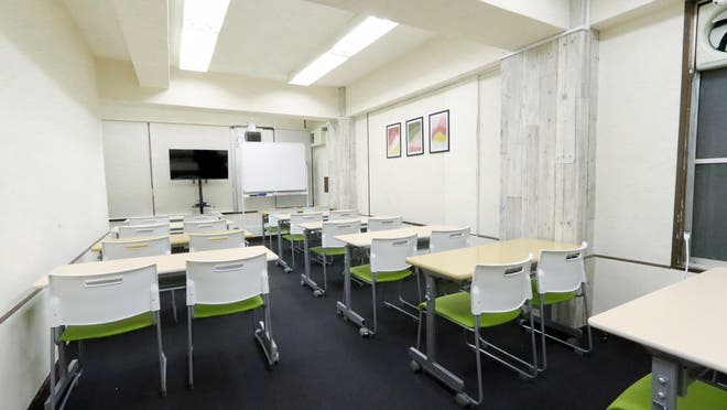 【東京駅2分・地下出口からすぐ・最安】セミナーに!大型モニター・マイク・WiFi全て無料!ふれあい貸し会議室 八重洲No11の写真3