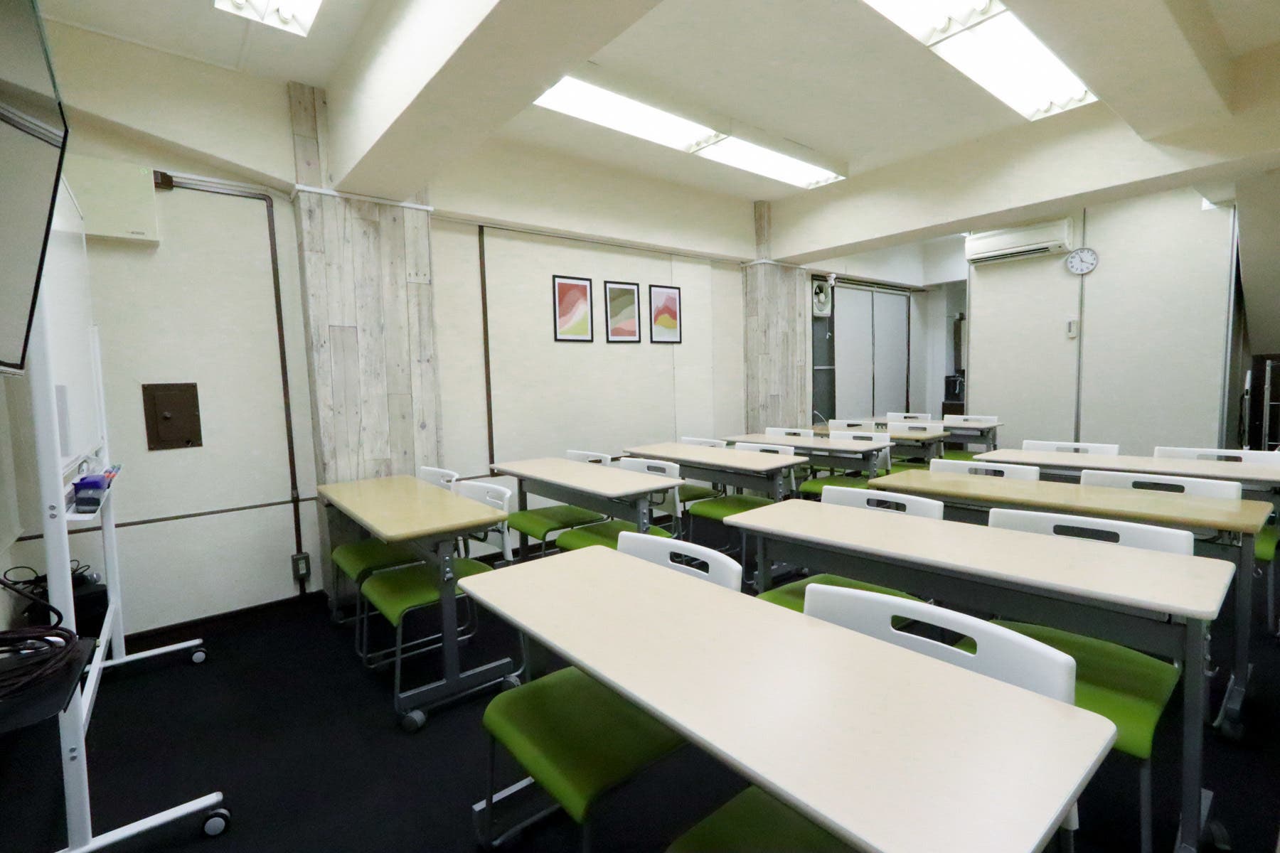 【東京駅2分・地下出口からすぐ・最安】セミナーに！大型モニター・マイク・WiFi全て無料！ふれあい貸し会議室 八重洲No11の写真5