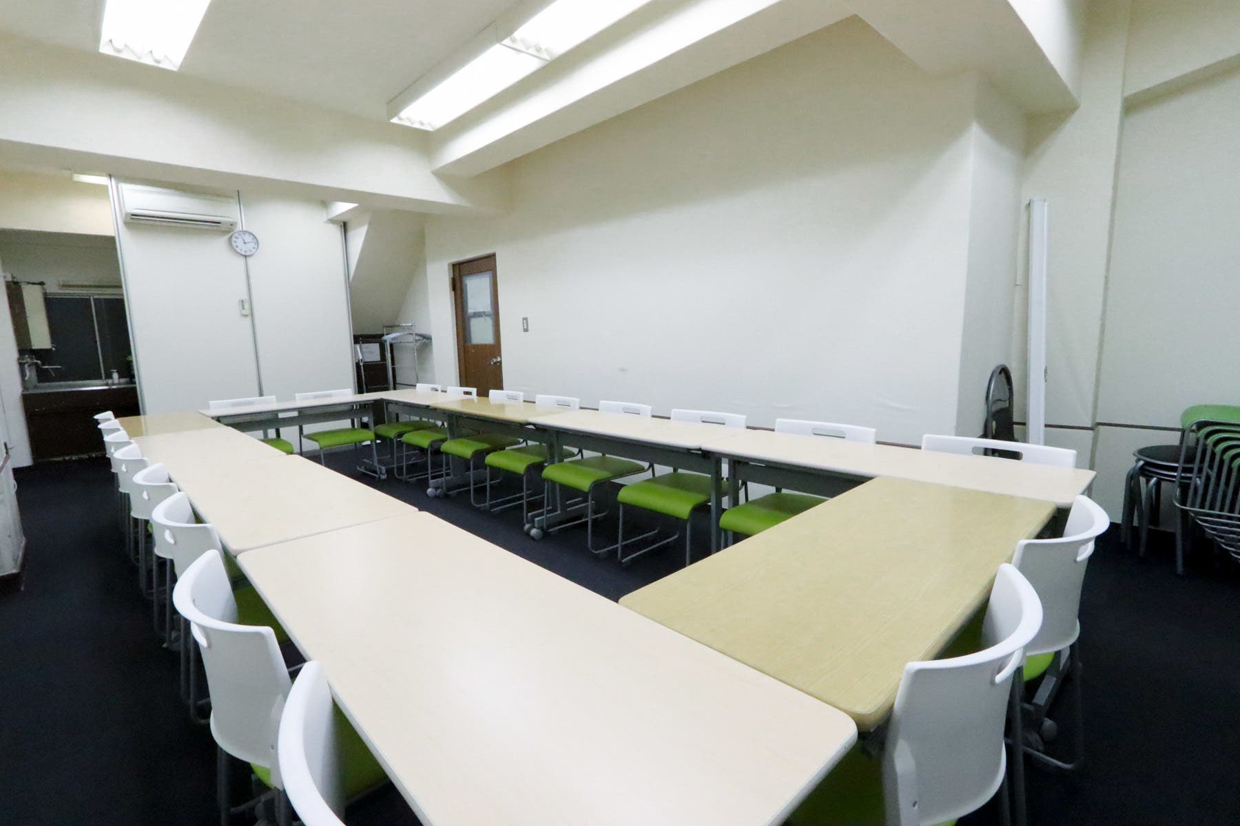 【東京駅2分・地下出口からすぐ・最安】セミナーに！大型モニター・マイク・WiFi全て無料！ふれあい貸し会議室 八重洲No11の写真8