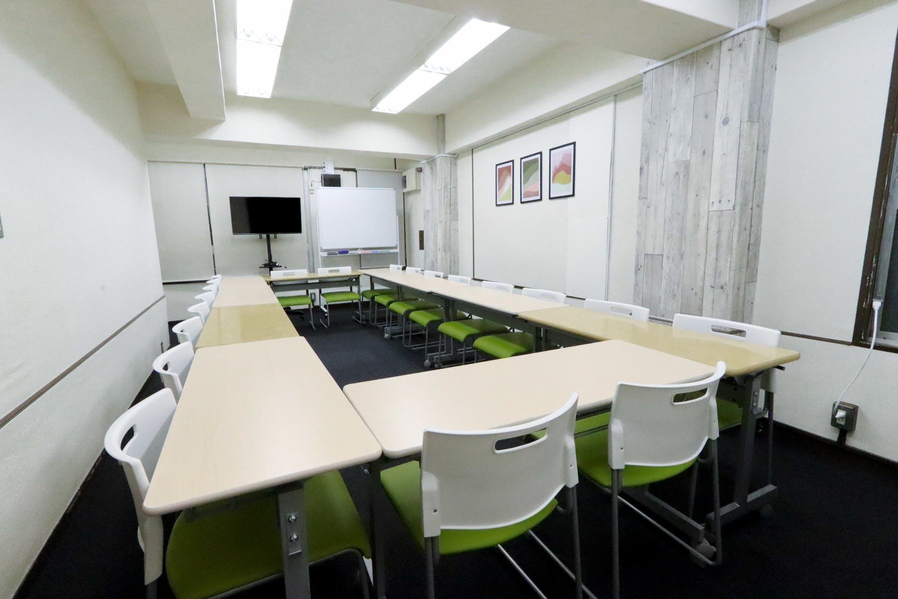 【東京駅2分・地下出口からすぐ・最安】セミナーに！大型モニター・マイク・WiFi全て無料！ふれあい貸し会議室 八重洲No11の写真9