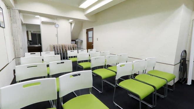 【東京駅2分・地下出口からすぐ・最安】セミナーに!大型モニター・マイク・WiFi全て無料!ふれあい貸し会議室 八重洲No11の写真13