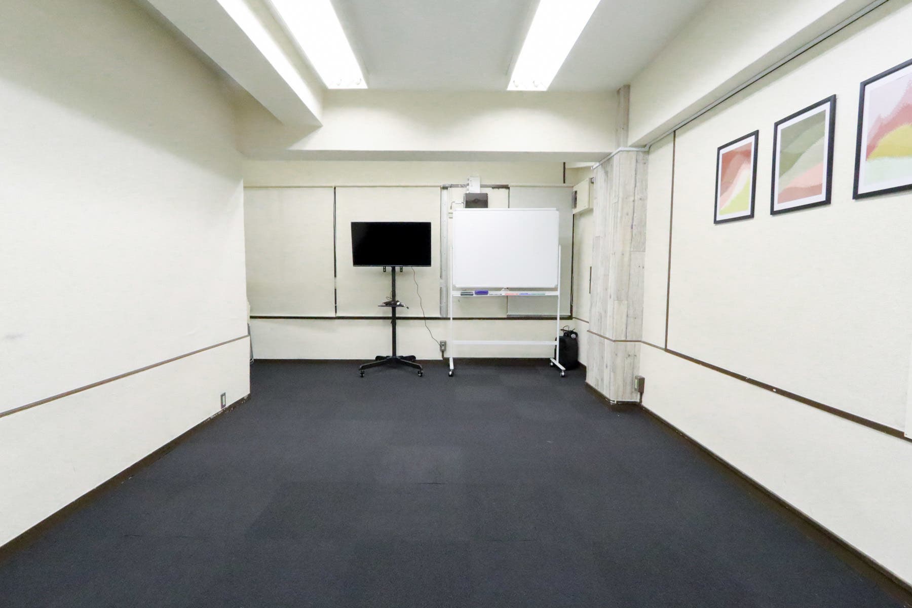 【東京駅2分・地下出口からすぐ・最安】セミナーに！大型モニター・マイク・WiFi全て無料！ふれあい貸し会議室 八重洲No11の写真15