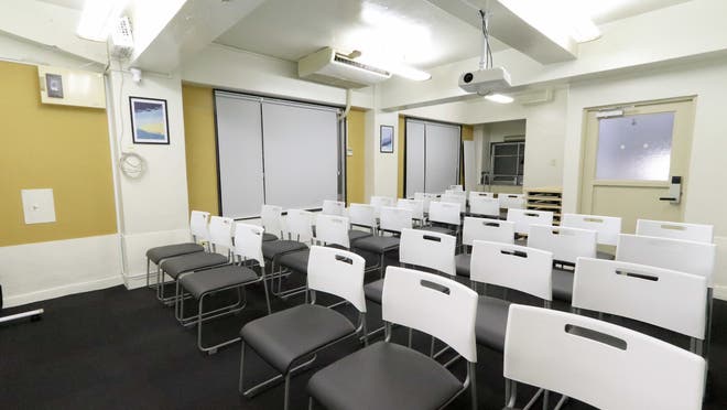 【東京駅2分・地下出口すぐ!改装済!38名】プロジェクター・マイク・スピーカー・WiFi無料!ふれあい貸し会議室 八重洲No14の写真12