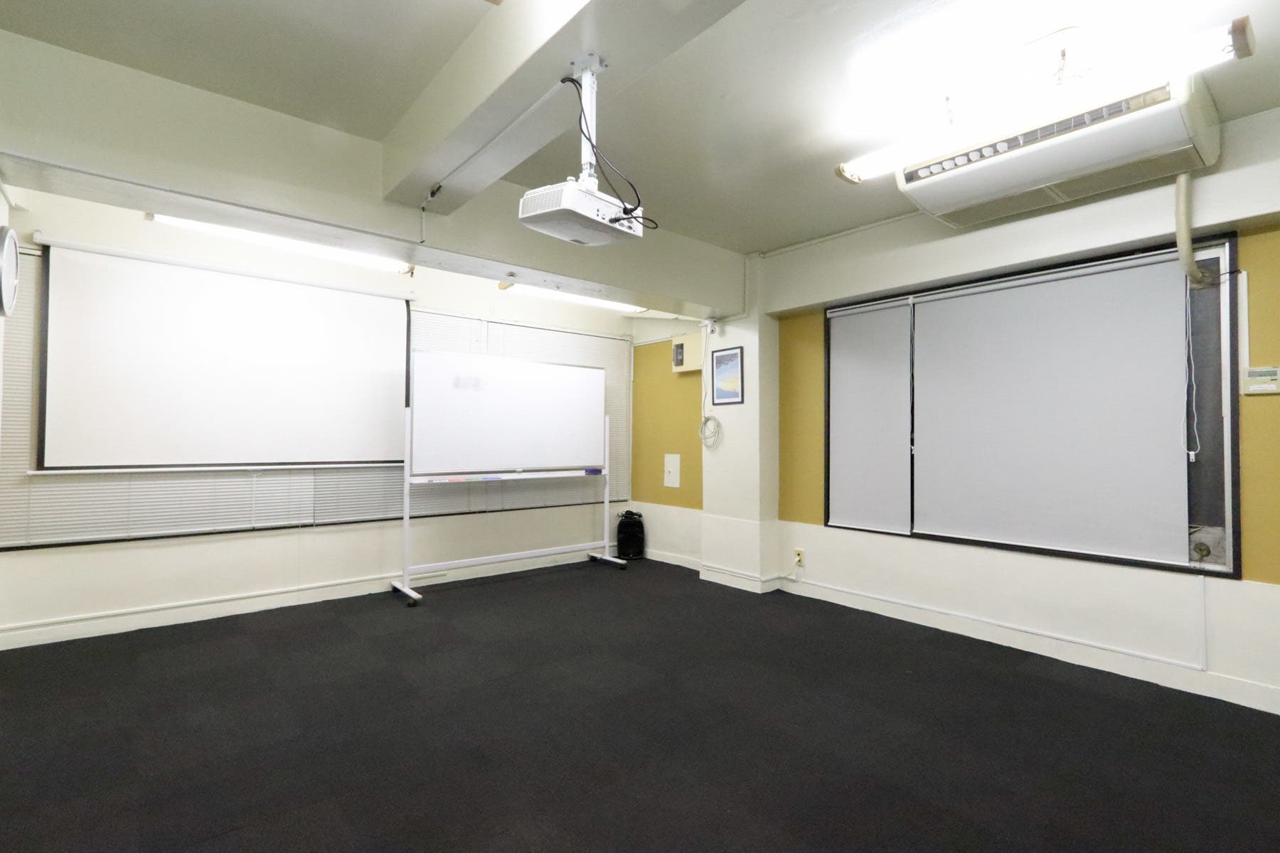 【東京駅2分・地下出口すぐ！改装済！38名】プロジェクター・マイク・スピーカー・WiFi無料！ふれあい貸し会議室 八重洲No14の写真16