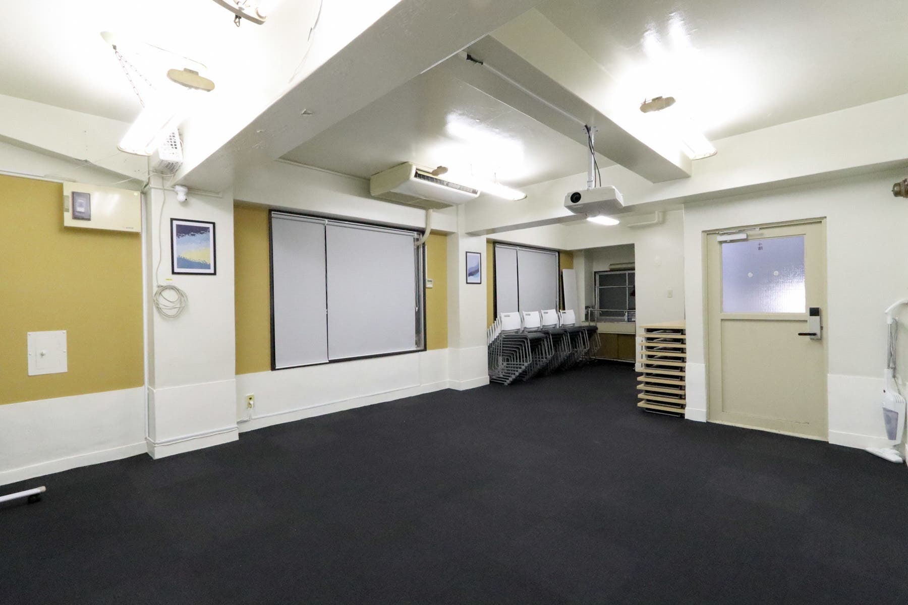 【東京駅2分・地下出口すぐ！改装済！38名】プロジェクター・マイク・スピーカー・WiFi無料！ふれあい貸し会議室 八重洲No14の写真17