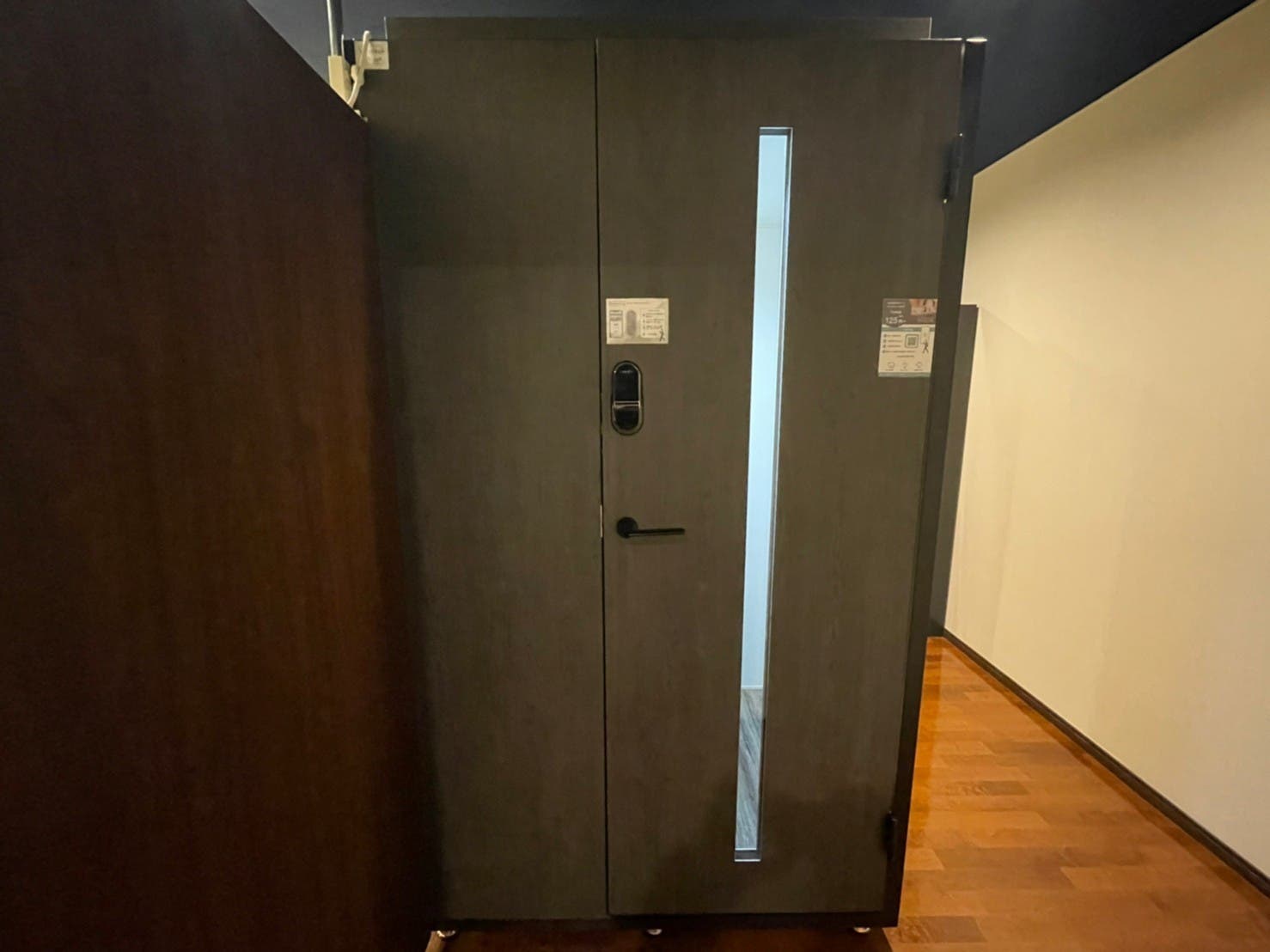 ＜RemoteworkBOX ヨガ＆パーソナルトレーニング店【No.2】＞完全個室⭐️Wi-Fi無料！テレワーク/Zoom/自習の写真1