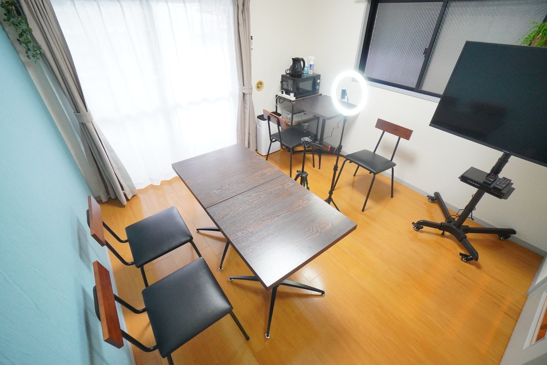 ＜マルチスペース三鷹＞三鷹駅徒歩4分！光回線Wi-Fi⭐️/モニター/リングライト無料！会議/撮影/パーティー/テレワークの写真5