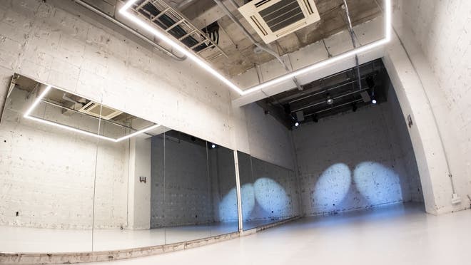 駅30秒!ベストホスト運営✨天高5mスペースで写真・動画撮影・ダンス・スポーツ・イベント/50㎡/24h【Cスタジオ】の写真4