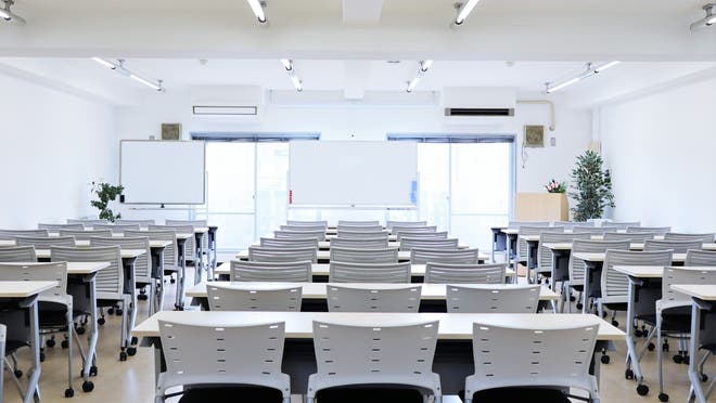 【御堂筋線:新大阪駅徒歩2分】 充実設備無料!研修、説明会、面接試験、セミナー、教室【貸会議室ラミ新大阪L-site8F】の写真1