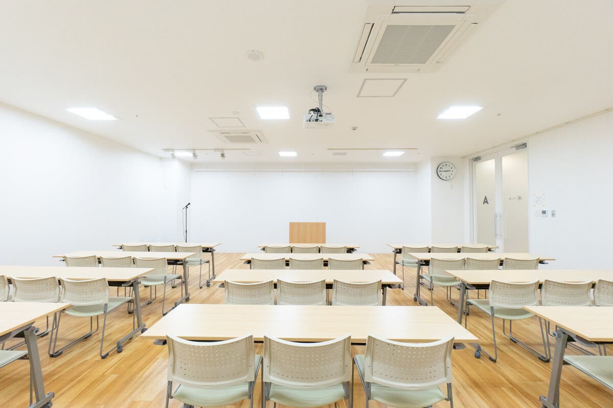 【定員45名/イベントルームC】京阪枚方市駅直結！セミナーや会議、展示会、イベントに最適！の写真2