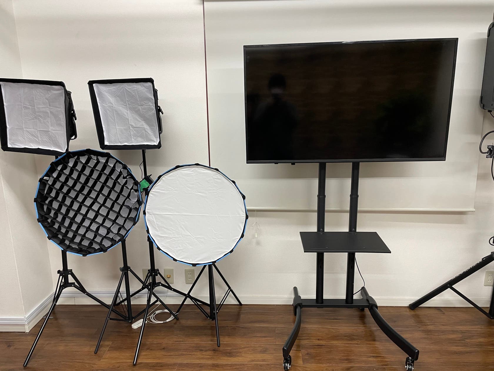 【1h〜京王線/笹塚駅6分】落ち着いた雰囲気、白背景の撮れるスタジオ【機材豊富使用方法説明あり。防音・照明付き・4面クロマキー】の写真12