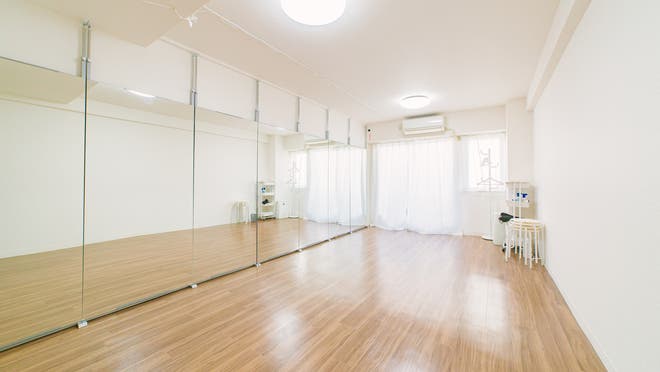 <JR渋谷駅4分>ダンスができるレンタルスタジオ/幅5.4m高さ1.8の鏡付き/少人数グループ・個人練習に最適の写真3