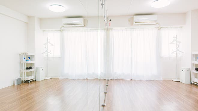 <JR渋谷駅4分>ダンスができるレンタルスタジオ/幅5.4m高さ1.8の鏡付き/少人数グループ・個人練習に最適の写真5