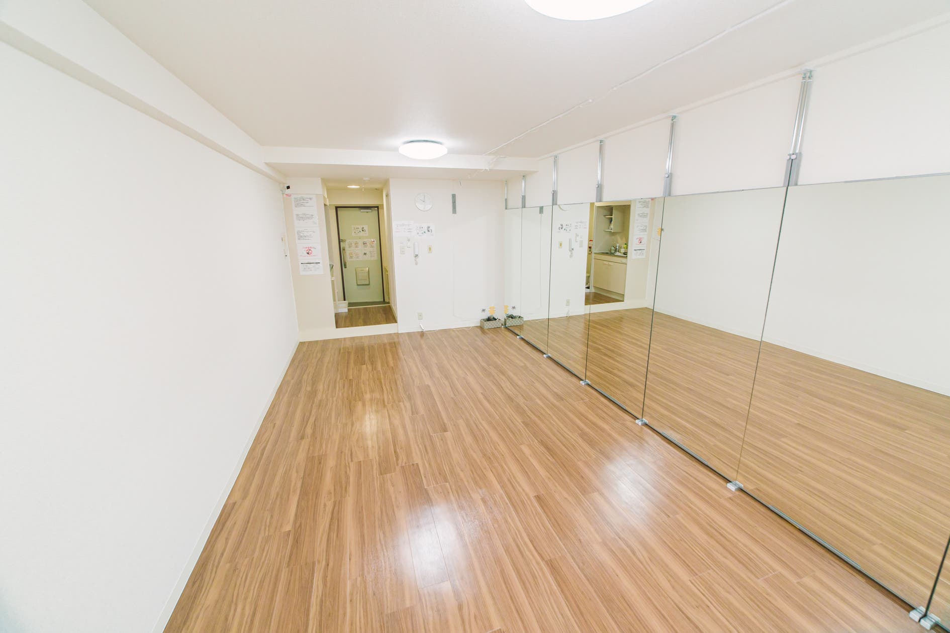 ＜JR渋谷駅4分＞ダンスができるレンタルスタジオ/幅5.4m高さ1.8の鏡付き/少人数グループ・個人練習に最適の写真6