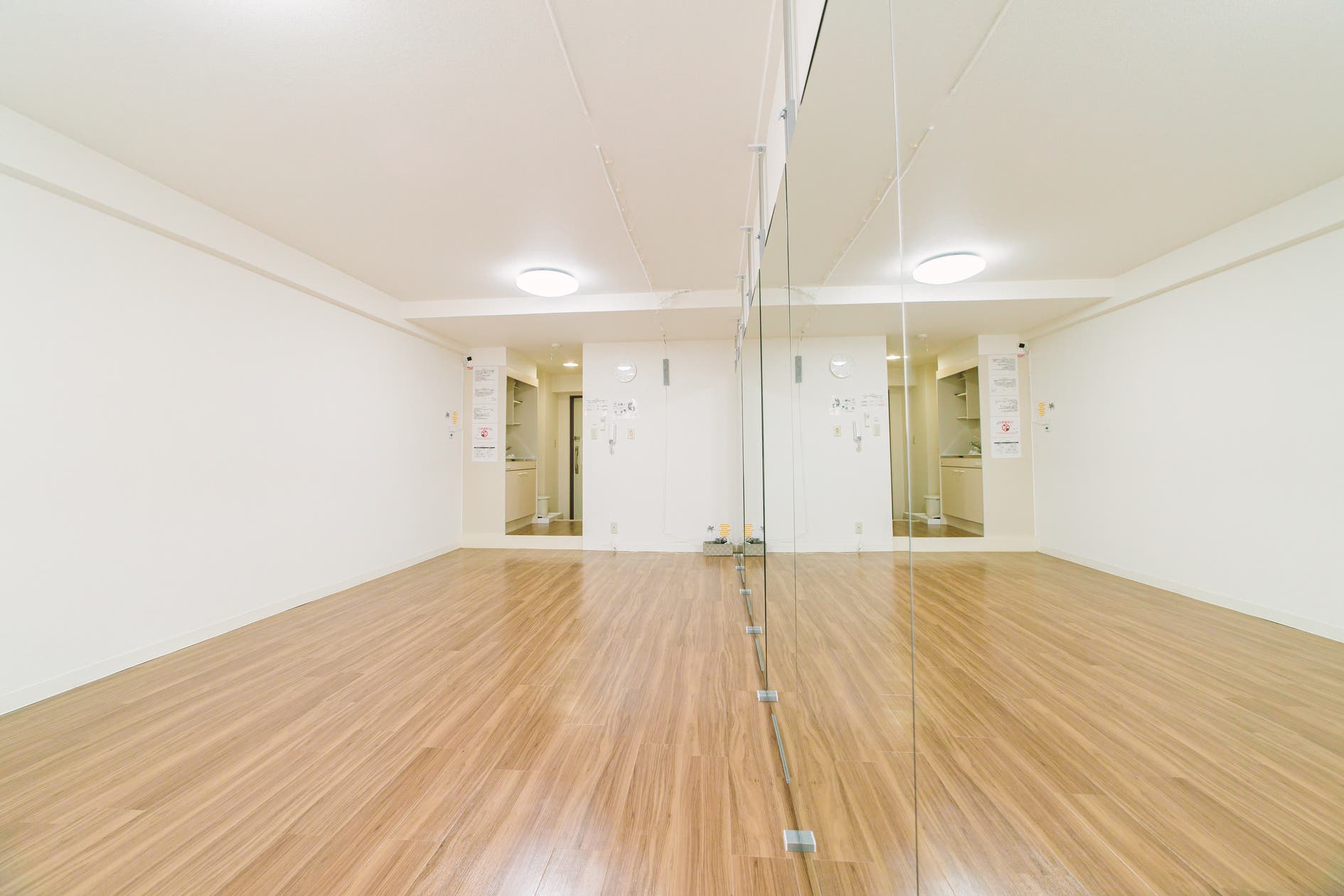 ＜JR渋谷駅4分＞ダンスができるレンタルスタジオ/幅5.4m高さ1.8の鏡付き/少人数グループ・個人練習に最適の写真9