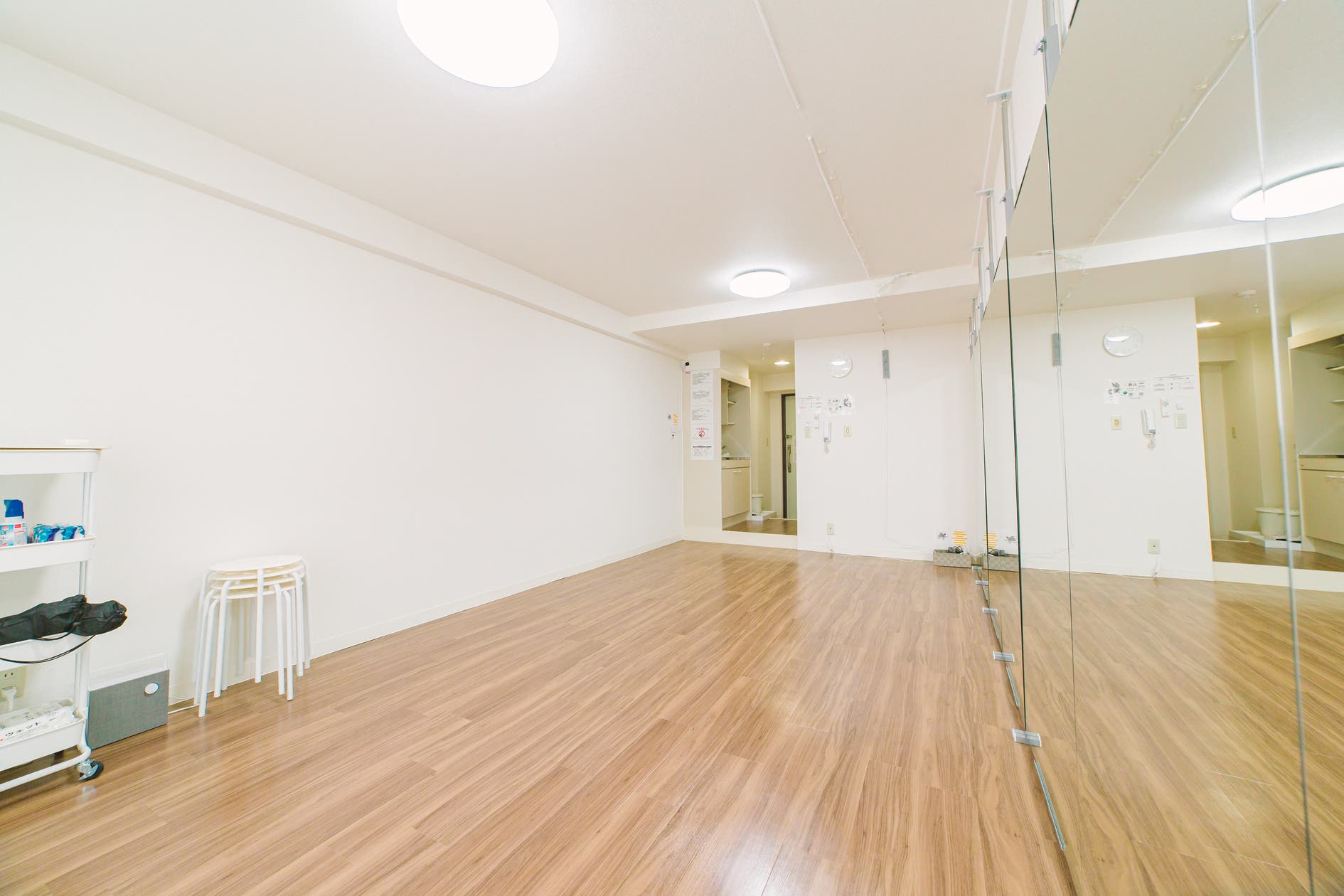 ＜JR渋谷駅4分＞ダンスができるレンタルスタジオ/幅5.4m高さ1.8の鏡付き/少人数グループ・個人練習に最適の写真11