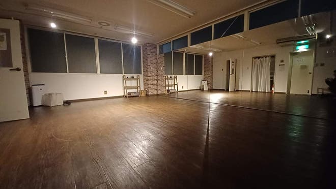 ヨコ5m×タテ2mの大型鏡アリ。JR千葉駅から徒歩圏内。ダンスやヨガに!の写真4