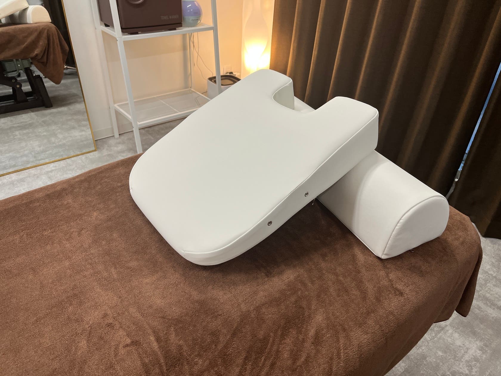 【横浜・関内駅徒歩3分】広々とした完全個室のプライベート空間✨ブラウンを基調とした良質空間🌿の写真10