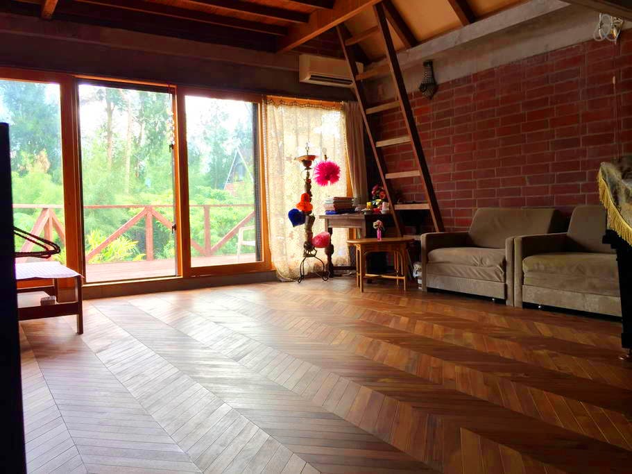 アンティークトイピアノやグランドピアノのあるミュージックスタジオ。リハーサルや撮影に。の写真6