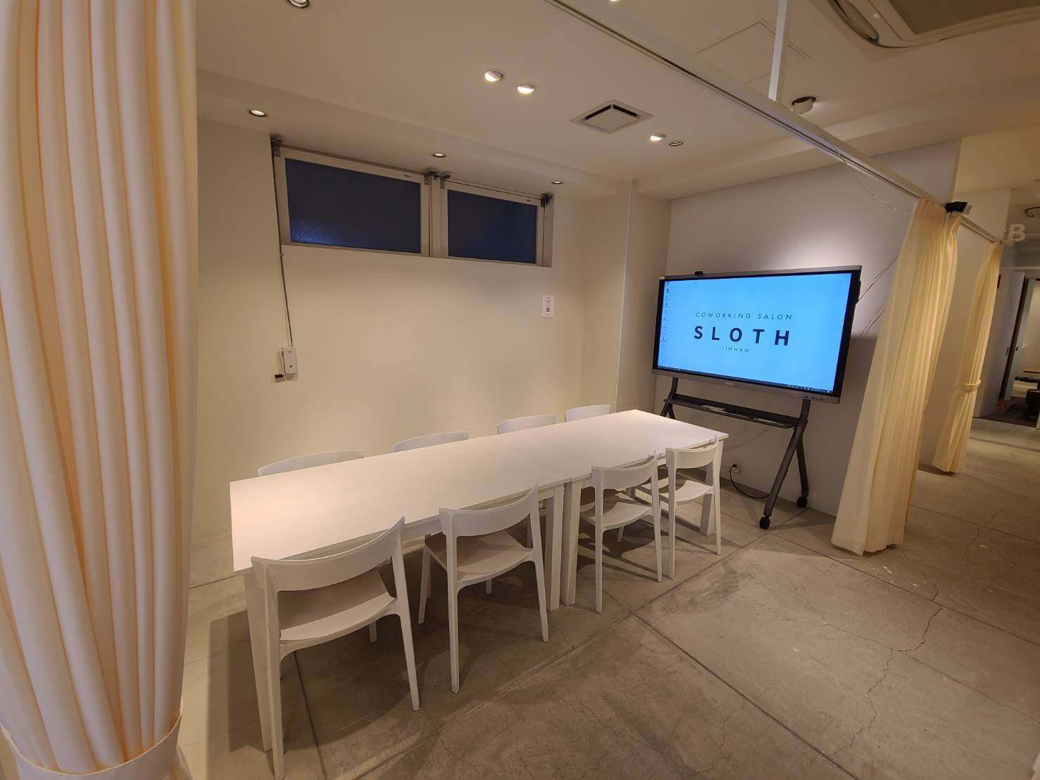 【渋谷区神南】コワーキング内8名席会議室 渋谷区役所前 COWORKING SLOTH内の写真1