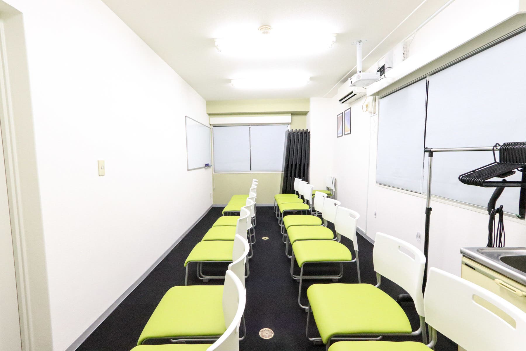 【渋谷駅徒歩1分！ヒカリエ隣！18名利用可！】プロジェクター・ホワイトボード・WiFi全て無料！ふれあい貸し会議室 渋谷No43の写真9