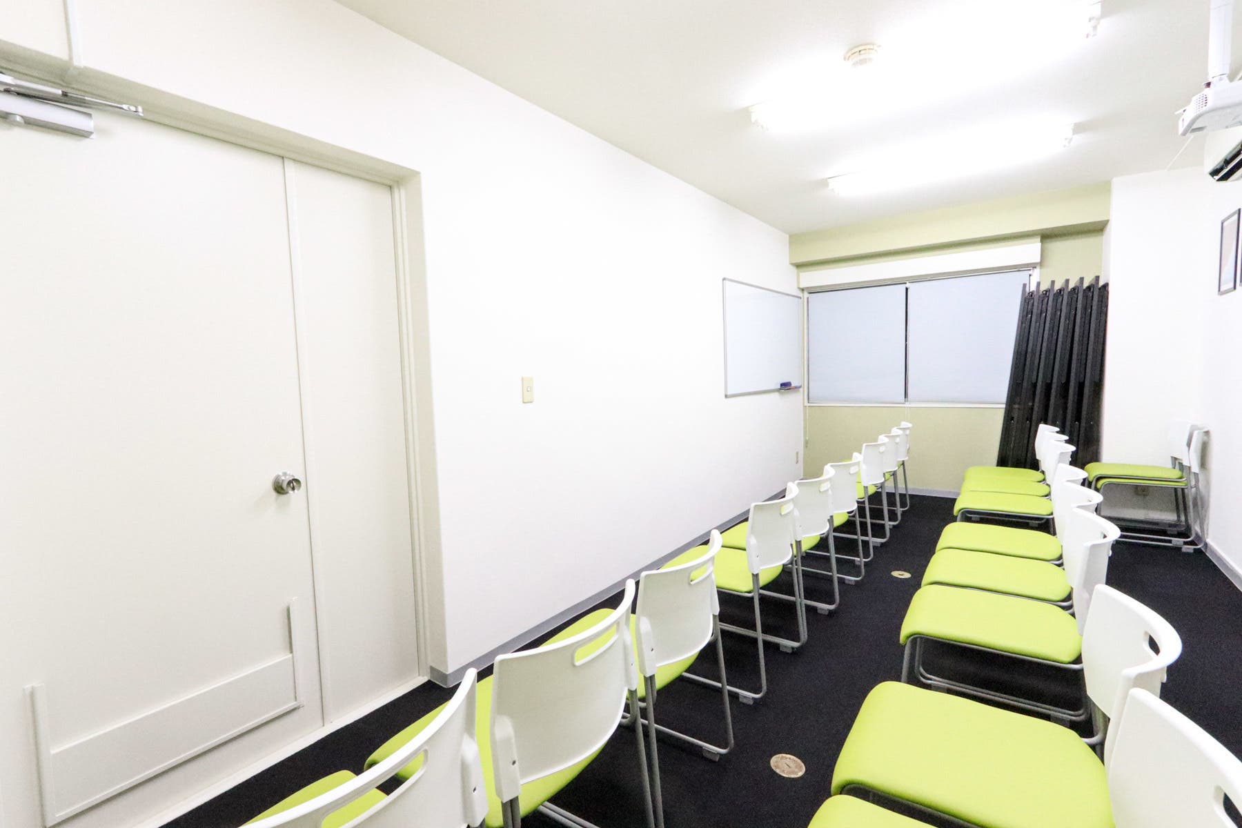 【渋谷駅徒歩1分！ヒカリエ隣！18名利用可！】プロジェクター・ホワイトボード・WiFi全て無料！ふれあい貸し会議室 渋谷No43の写真10