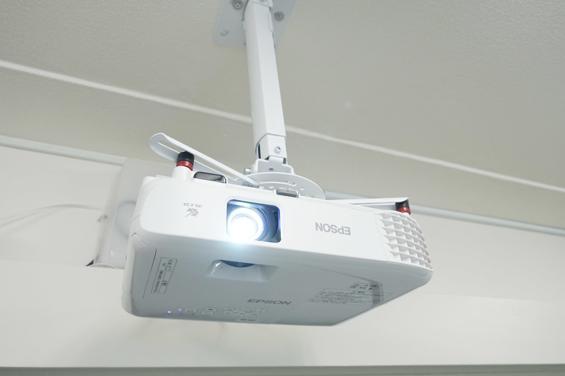 【渋谷駅徒歩1分！ヒカリエ隣！18名利用可！】プロジェクター・ホワイトボード・WiFi全て無料！ふれあい貸し会議室 渋谷No43の写真18