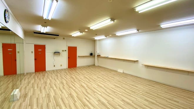 岐阜市1番の安さ!駐車場20台以上 広さもあり!の写真1