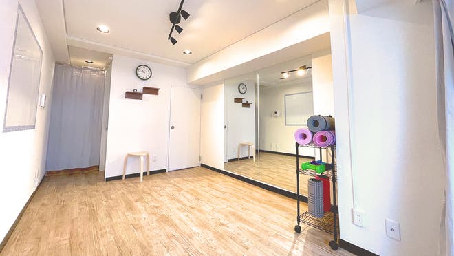 ◎JR渋谷駅5分・自然光溢れる快適プライベートスペース◎ダンス用鏡完備◎振動気にせず動ける!少人数レッスンに最適◎の写真1