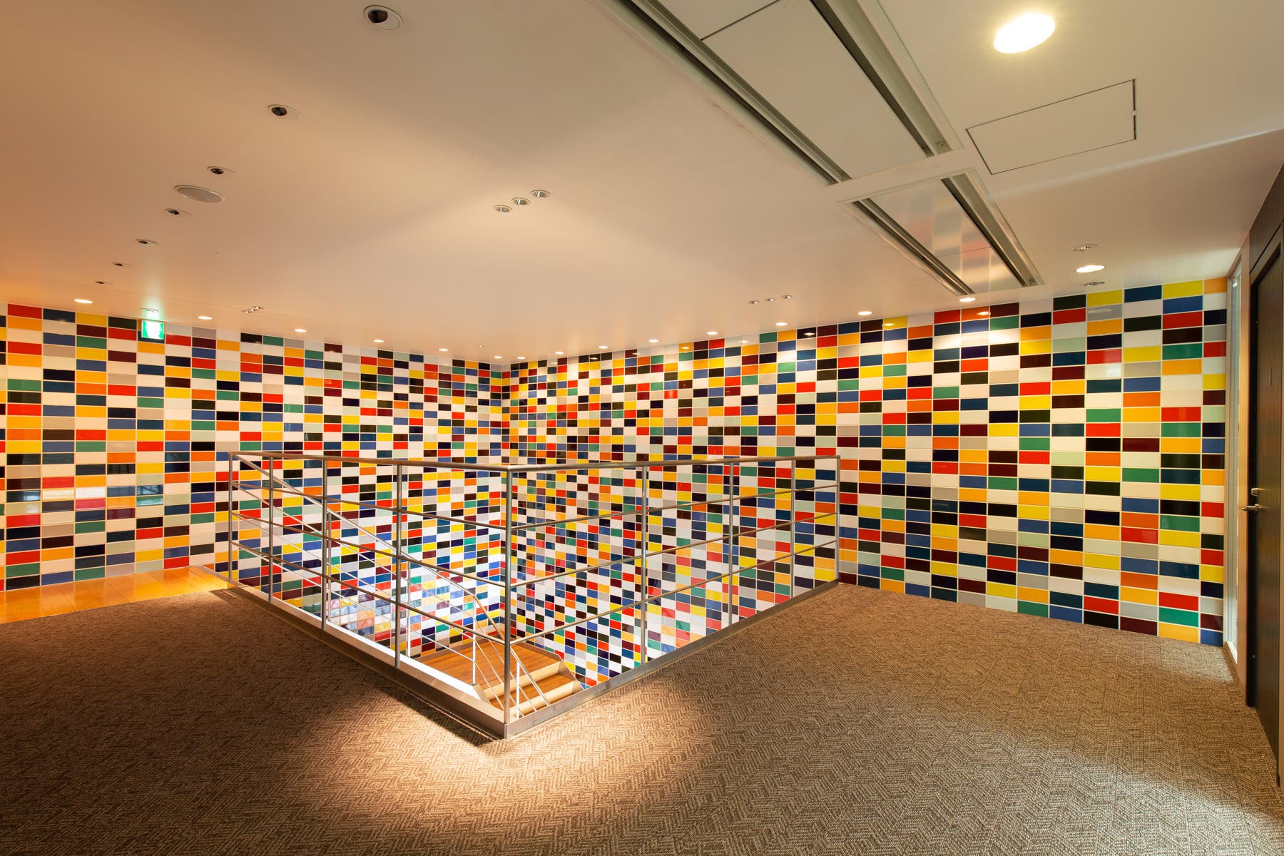 【お台場・湾岸 / SWITCH STAND ODAIBA】テラス付きのカフェスペースを貸切可能！会議設備も各種完備の写真14