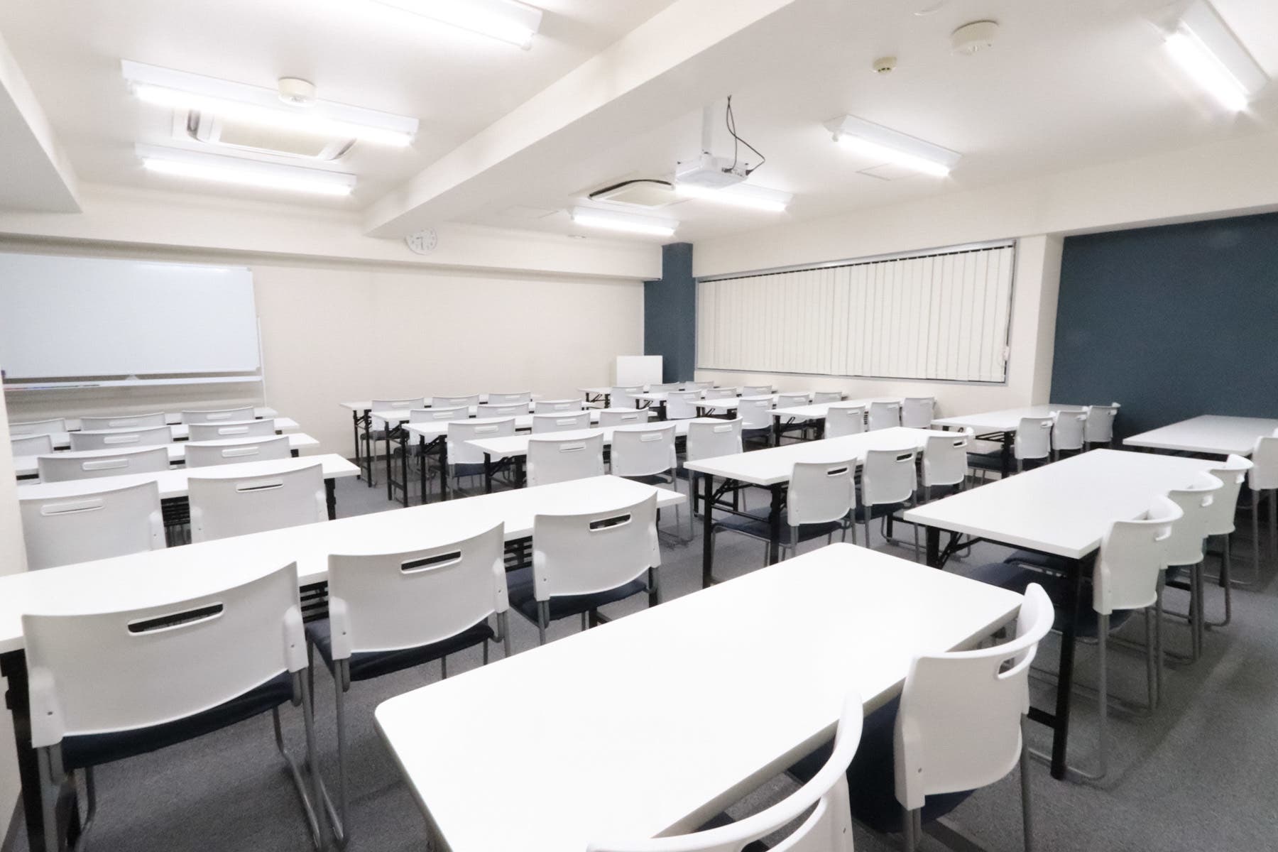 【田町駅1分！三田駅30秒！53名利用可！】プロジェクター・ホワイトボード・WiFi無料！ふれあい貸し会議室 田町No44の写真6