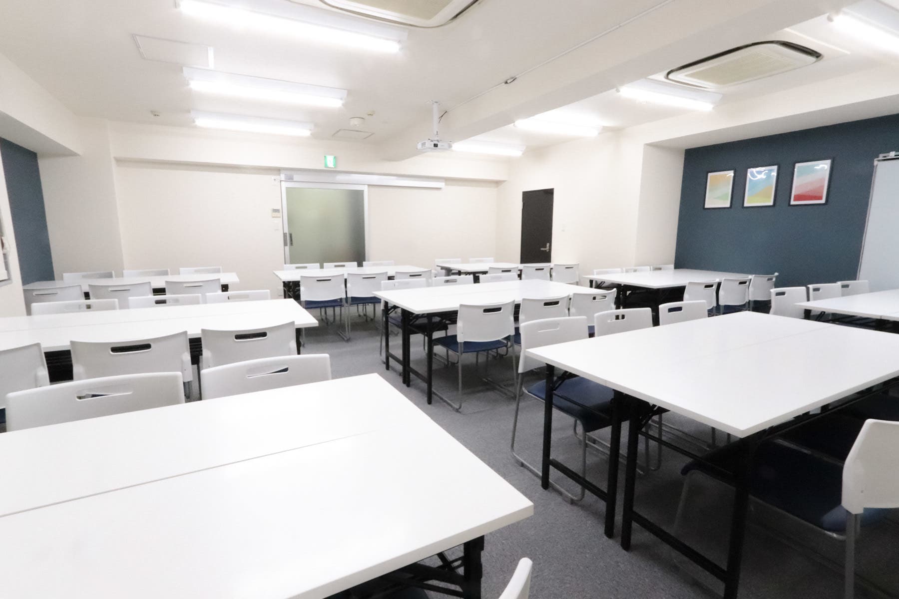 【田町駅1分！三田駅30秒！53名利用可！】プロジェクター・ホワイトボード・WiFi無料！ふれあい貸し会議室 田町No44の写真8