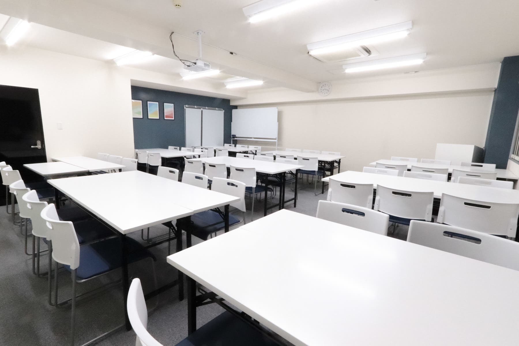 【田町駅1分！三田駅30秒！53名利用可！】プロジェクター・ホワイトボード・WiFi無料！ふれあい貸し会議室 田町No44の写真9