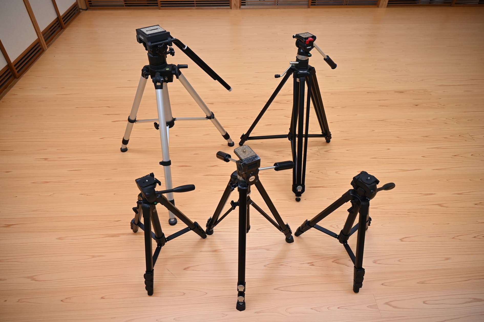 三脚（ビデオカメラ用：2脚・写真用：3脚）の画像1