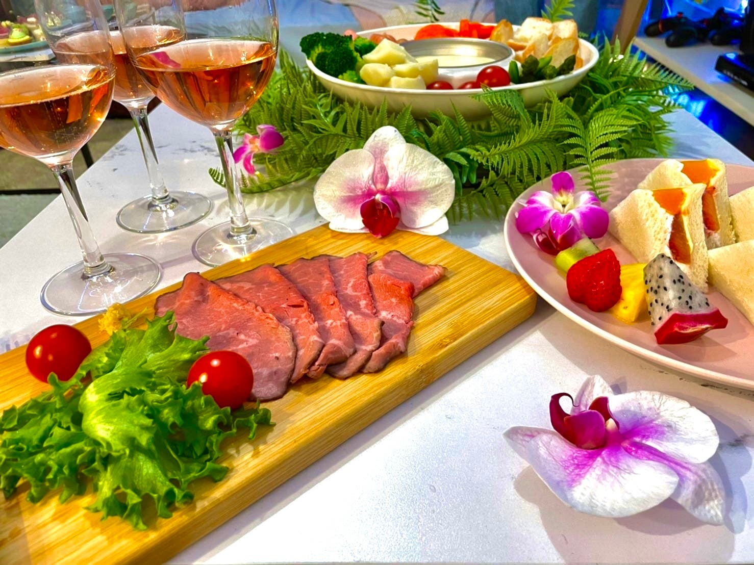 🌸学割&amp;レベチな特割🌸宝石箱の中にいる感覚💎LEDライト搭載✨プロジェクターで映画見放題🎥大人気ゲーム機、ボドゲ完備🎉の写真17