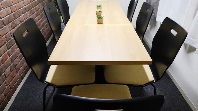 【神田駅1分!8名利用可!】綺麗な室内!WiFi・プロジェクター・ホワイトボード全て無料!ふれあい貸し会議室 神田Aの写真4