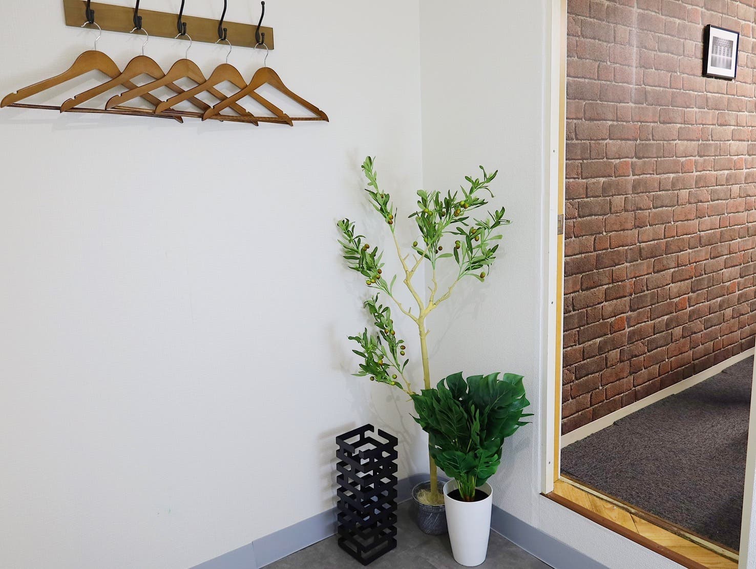 【神田駅1分！8名利用可！】綺麗な室内！WiFi・プロジェクター・ホワイトボード全て無料！ふれあい貸し会議室 神田Aの写真10