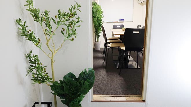 【神田駅1分!8名利用可!】綺麗な室内!WiFi・プロジェクター・ホワイトボード全て無料!ふれあい貸し会議室 神田Aの写真11